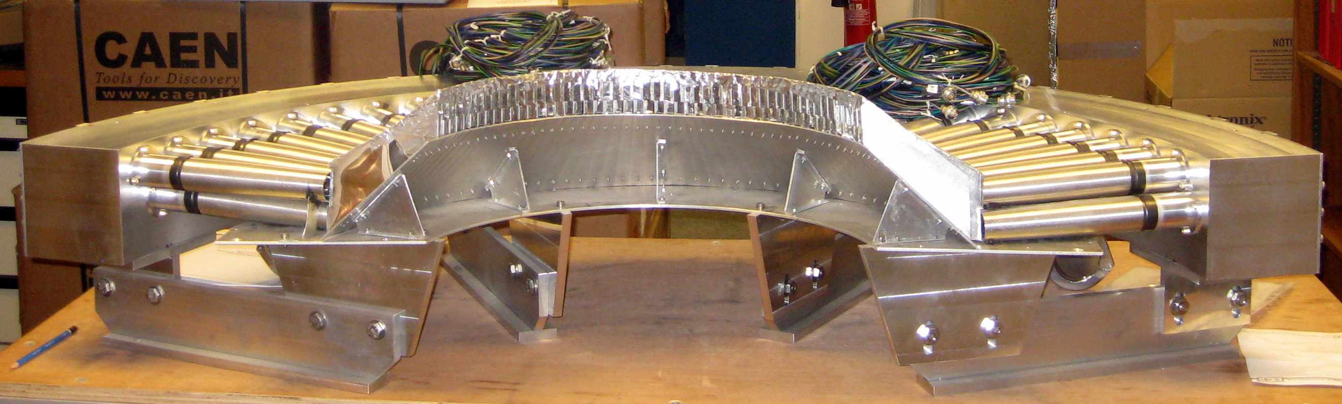 ISIS IRIS Mica Detector Manifold Upgrade