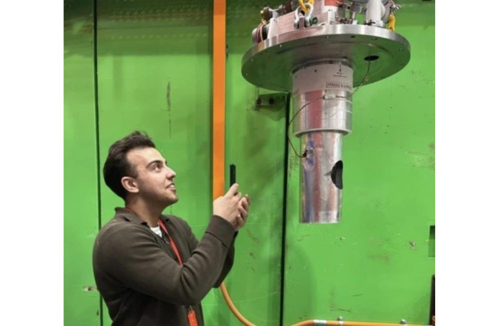 Neutron Scattering Reveals the Unexpected Structure o | ISIS