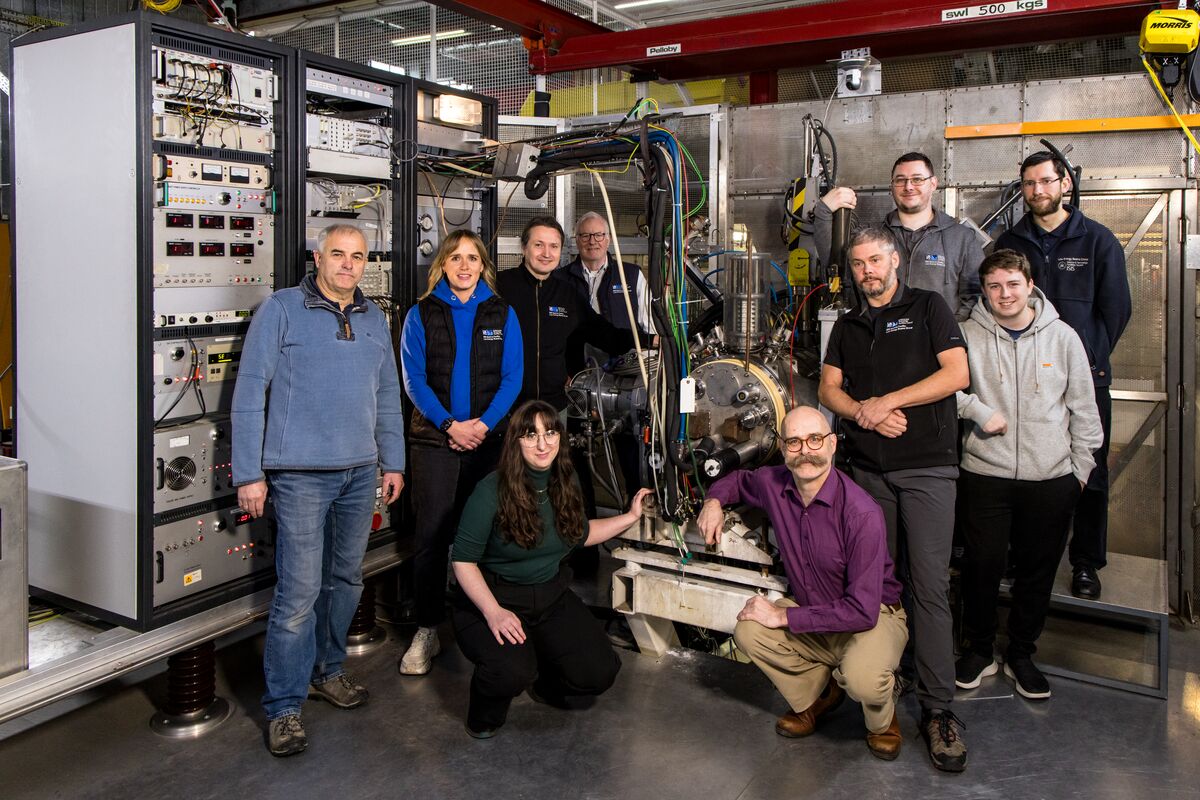 Early Career Excellence award for ISIS technician Darren Mitchard ...